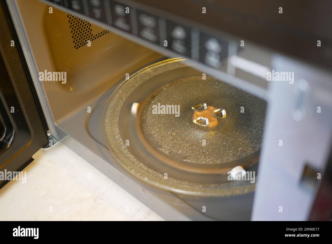 Technology microwaves electric kitchen hi-res stock photography and ...