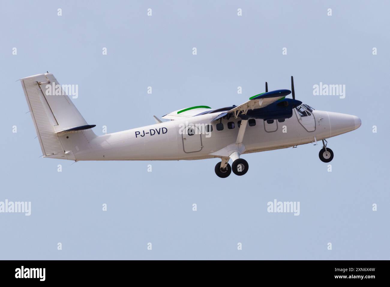 De Havilland Canada DHC-6-300 Twin Otter Stock Photo - Alamy