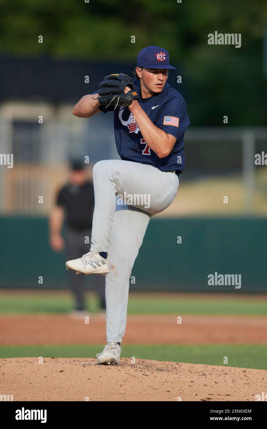 Team Stars pitcher Patrick Forbes (7) (Louisville) delivers a pitch ...