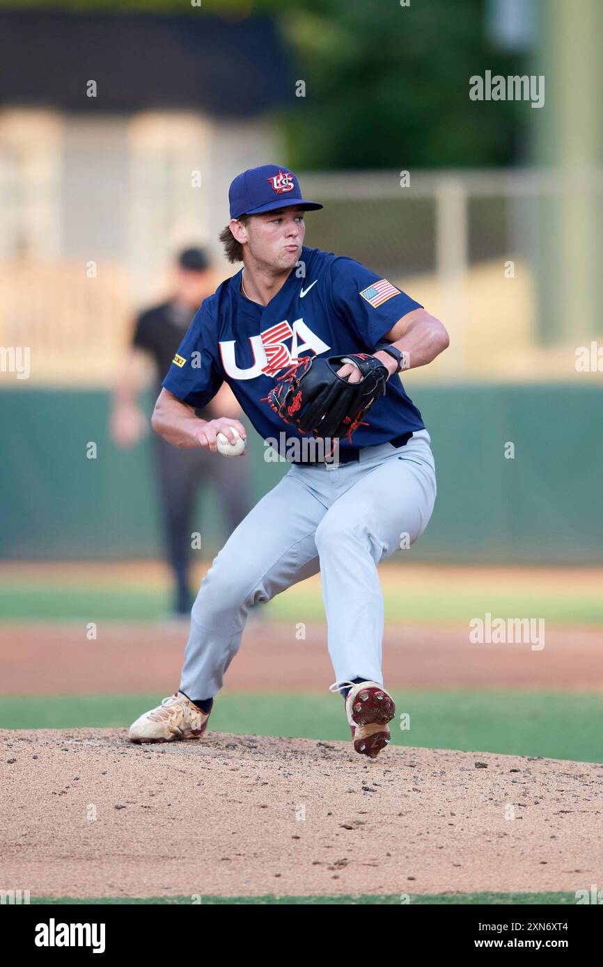 Team Stars pitcher Gabriel Gaeckle (33) (Arkansas) delivers a pitch ...