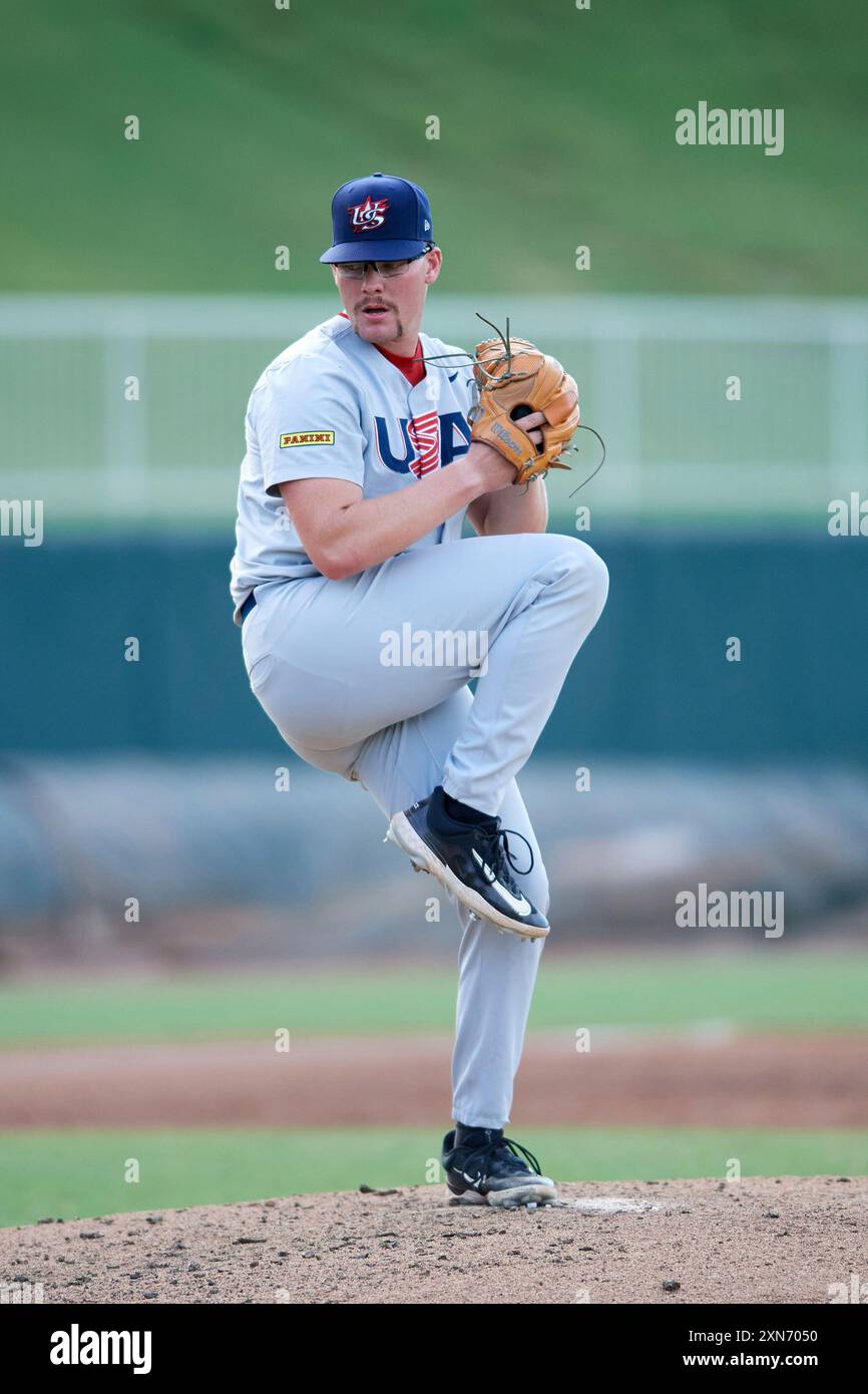 Team Stripes pitcher Ethan McElvain (16) (Vanderbilt) delivers a pitch ...