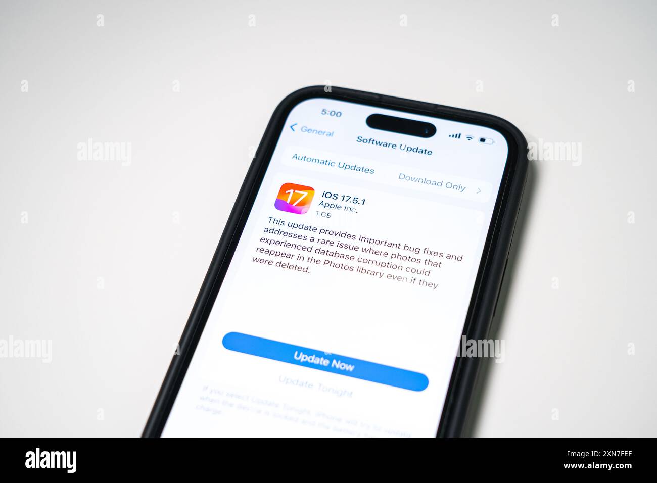 New apple iphone 17 hi-res stock photography and images - Alamy