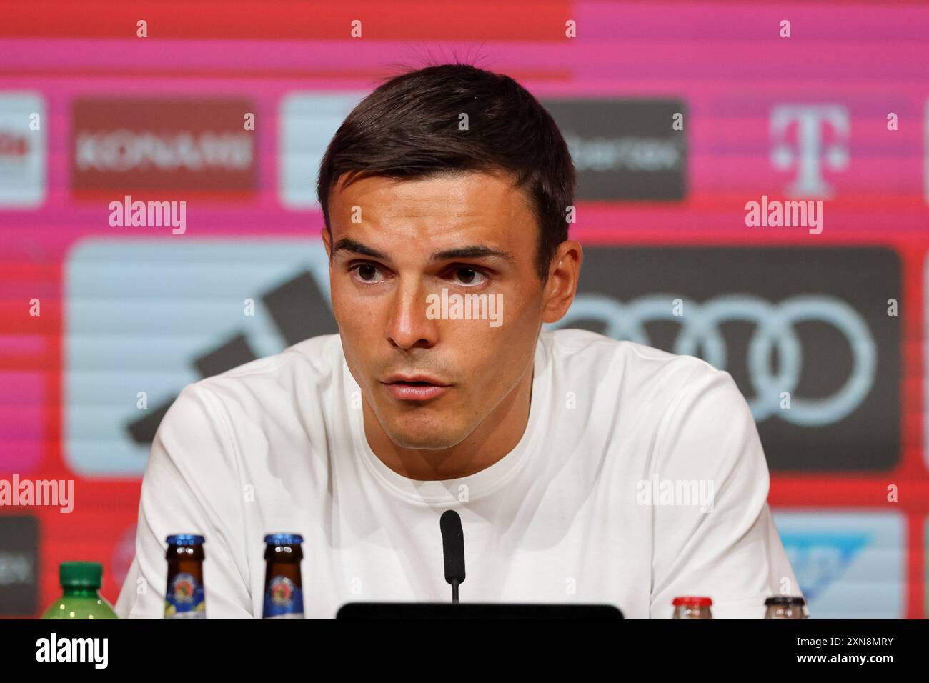 Joao Palhinha (FC Bayern Muenchen, 16), Pressekonferenz, Vorstellung ...