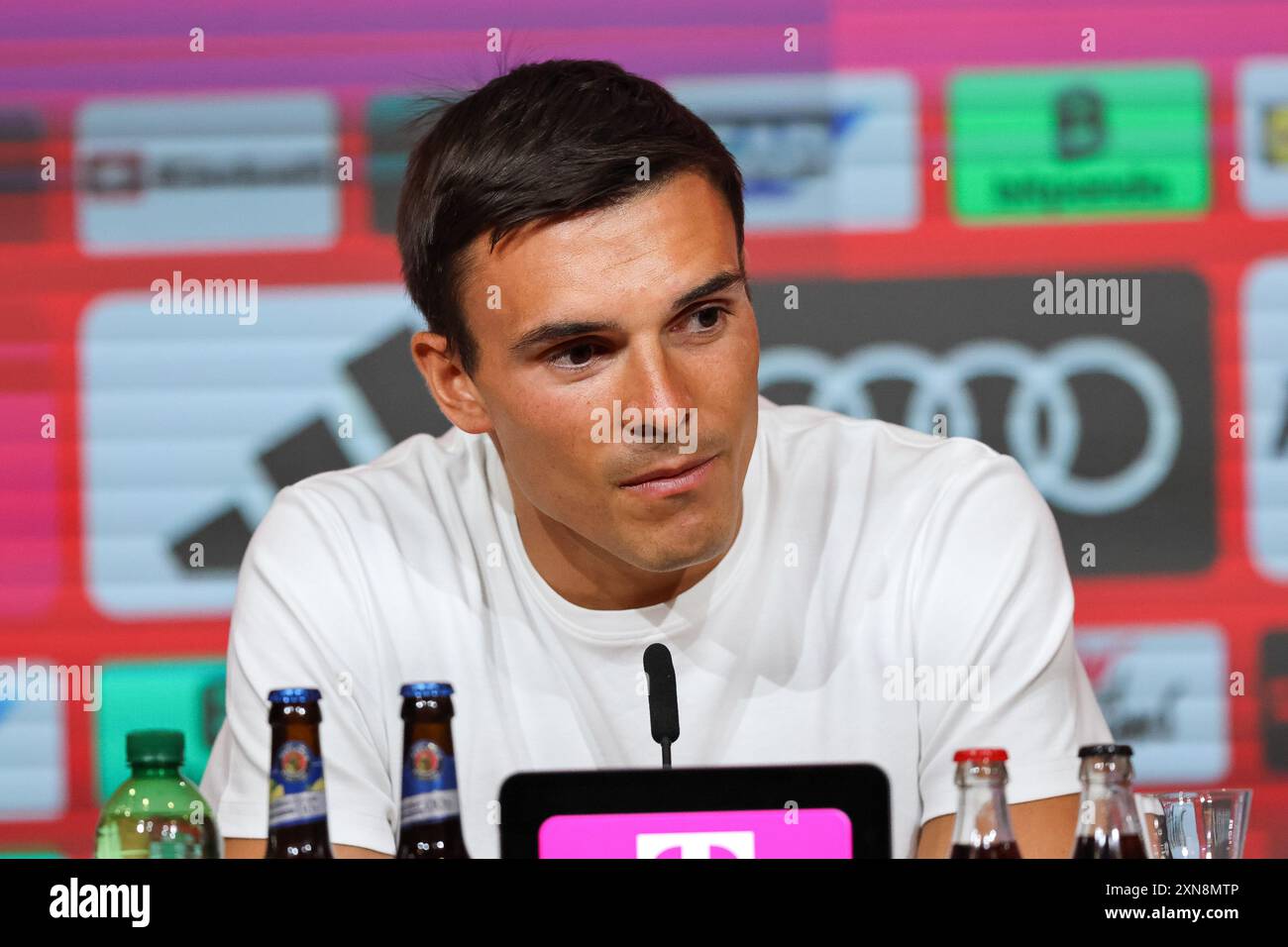 Joao Palhinha (FC Bayern Muenchen, 16), Pressekonferenz, Vorstellung ...