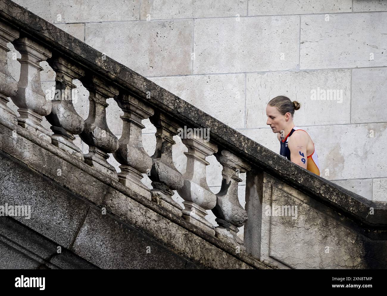 PARIS - Triathlete Maya Kingma in action during the individual ...