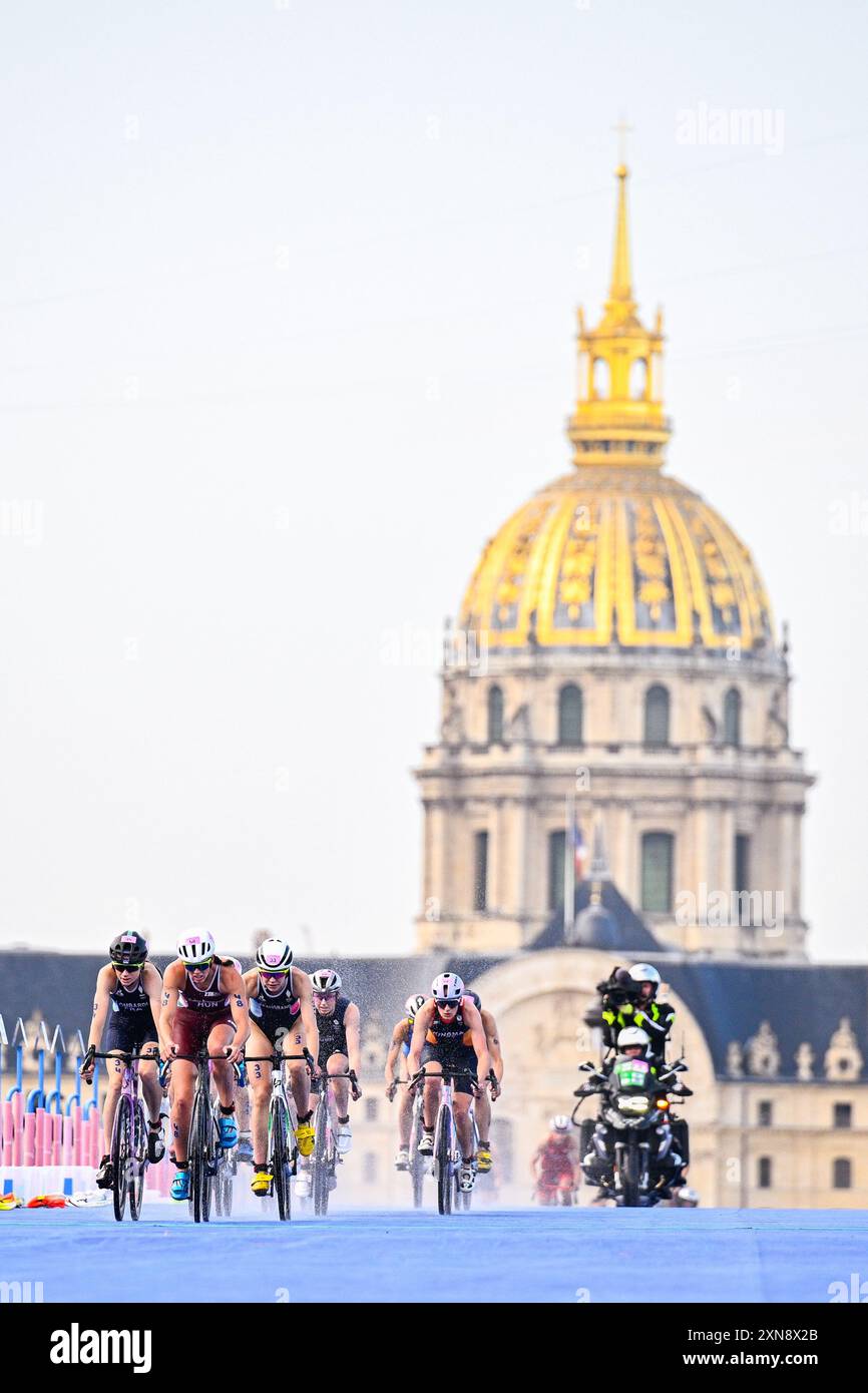 Paris, France. 31st July, 2024. French Emma Lombardi, Hungarian Zsanett ...