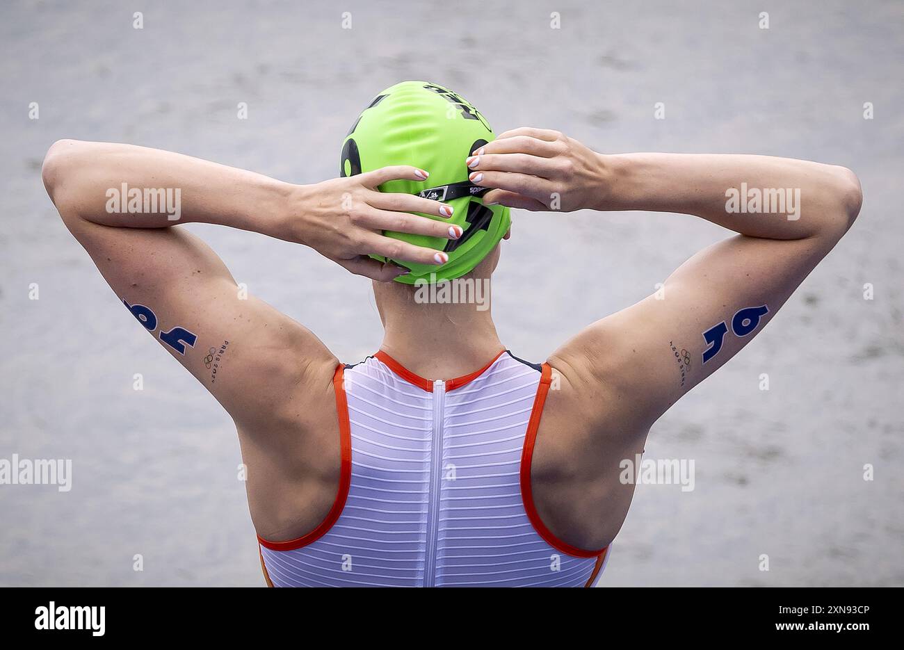 PARIS - Triathlete Maya Kingma prior to the individual triathlon for ...