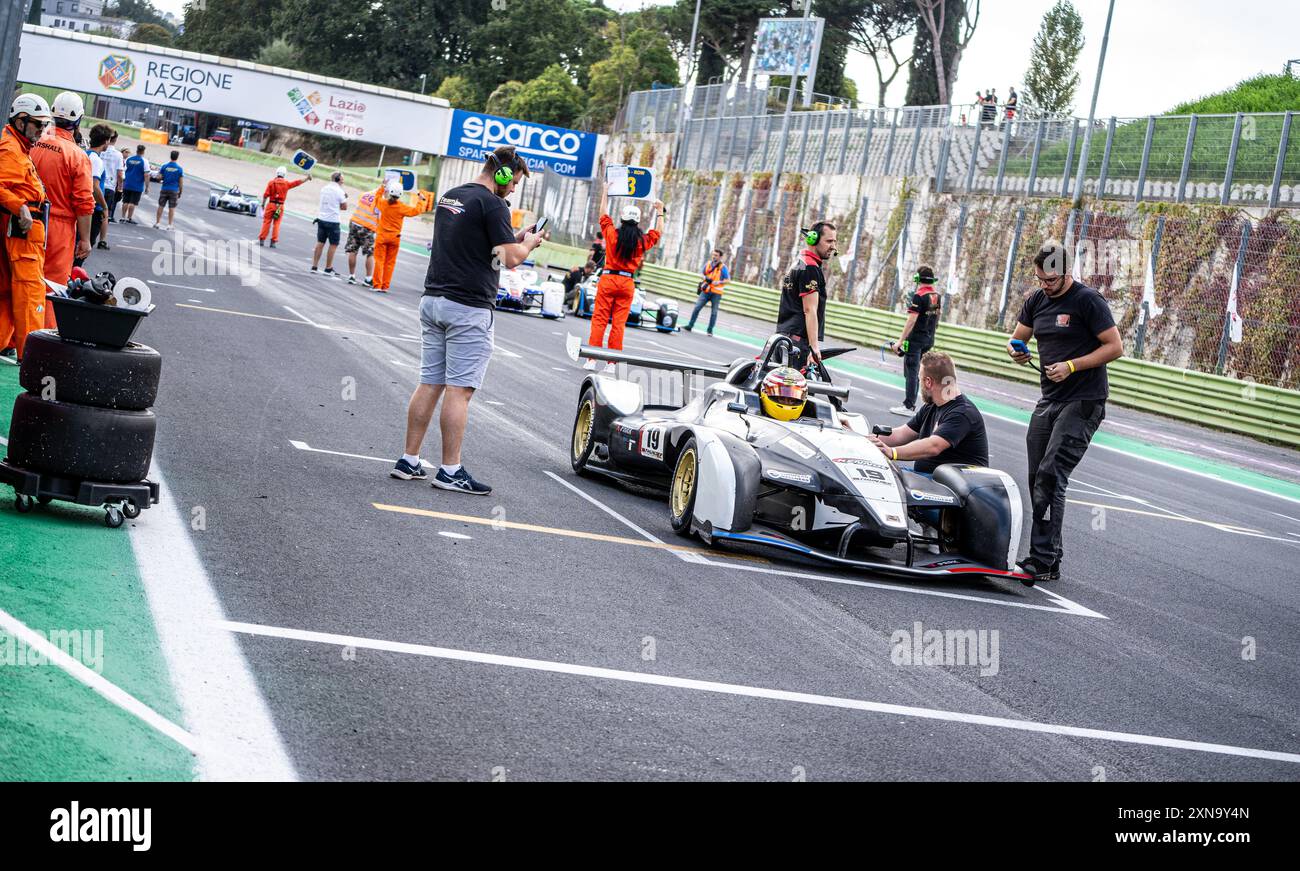 Professional racing drivers hi-res stock photography and images - Alamy