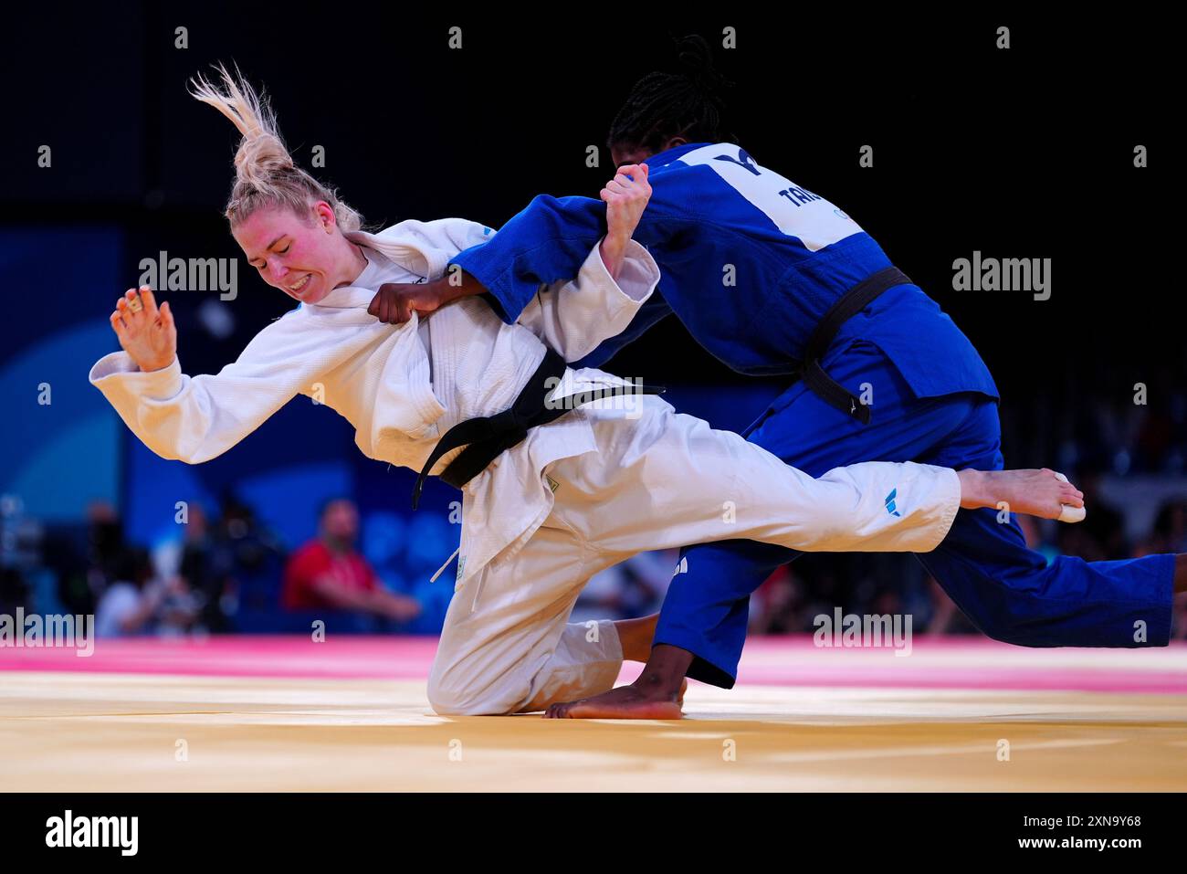 Italy's Kim Polling and Portugal's Tais Pina in action during the Judo ...