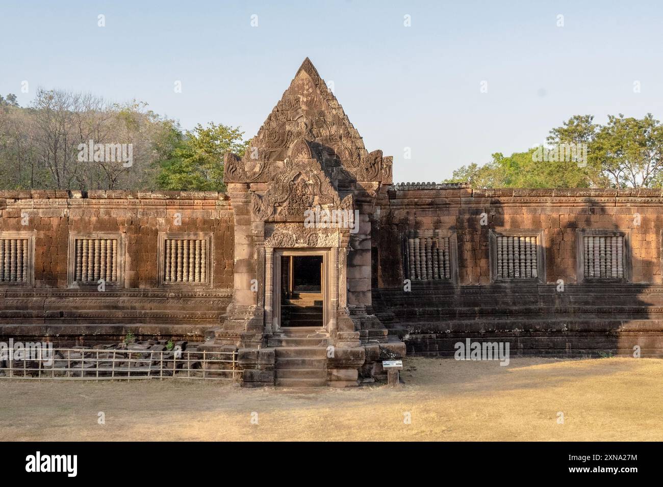 Pre british era temples hi-res stock photography and images - Alamy