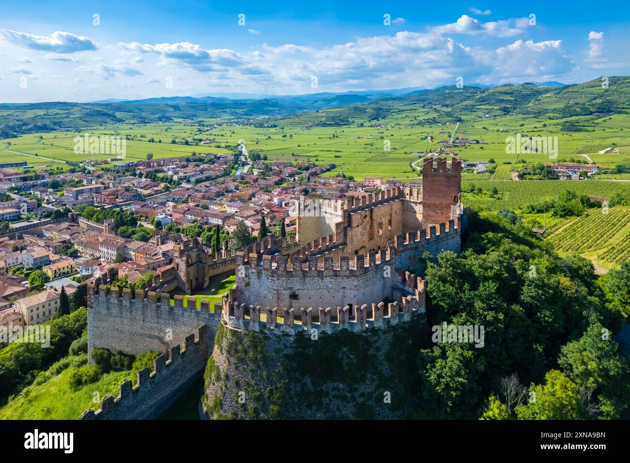 Verona scaliger medieval castle hi-res stock photography and images - Alamy