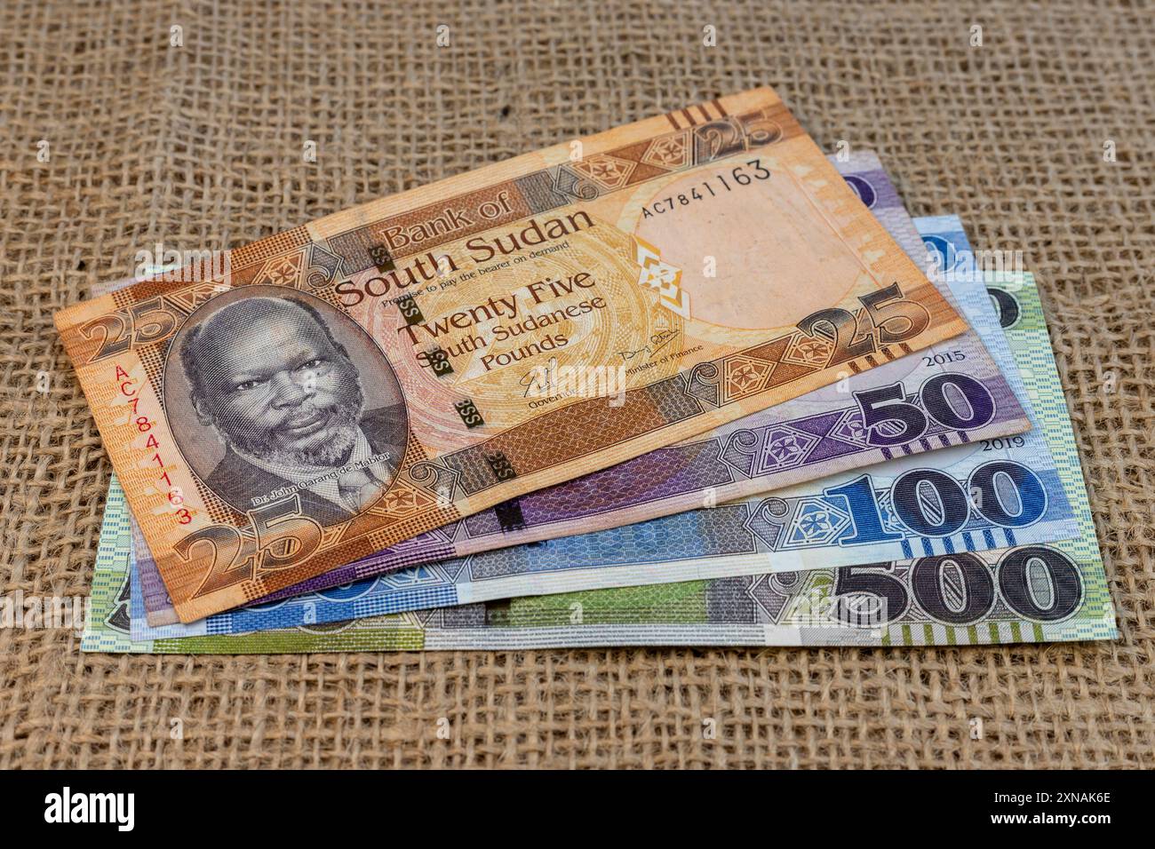 100 pound note hi-res stock photography and images - Alamy