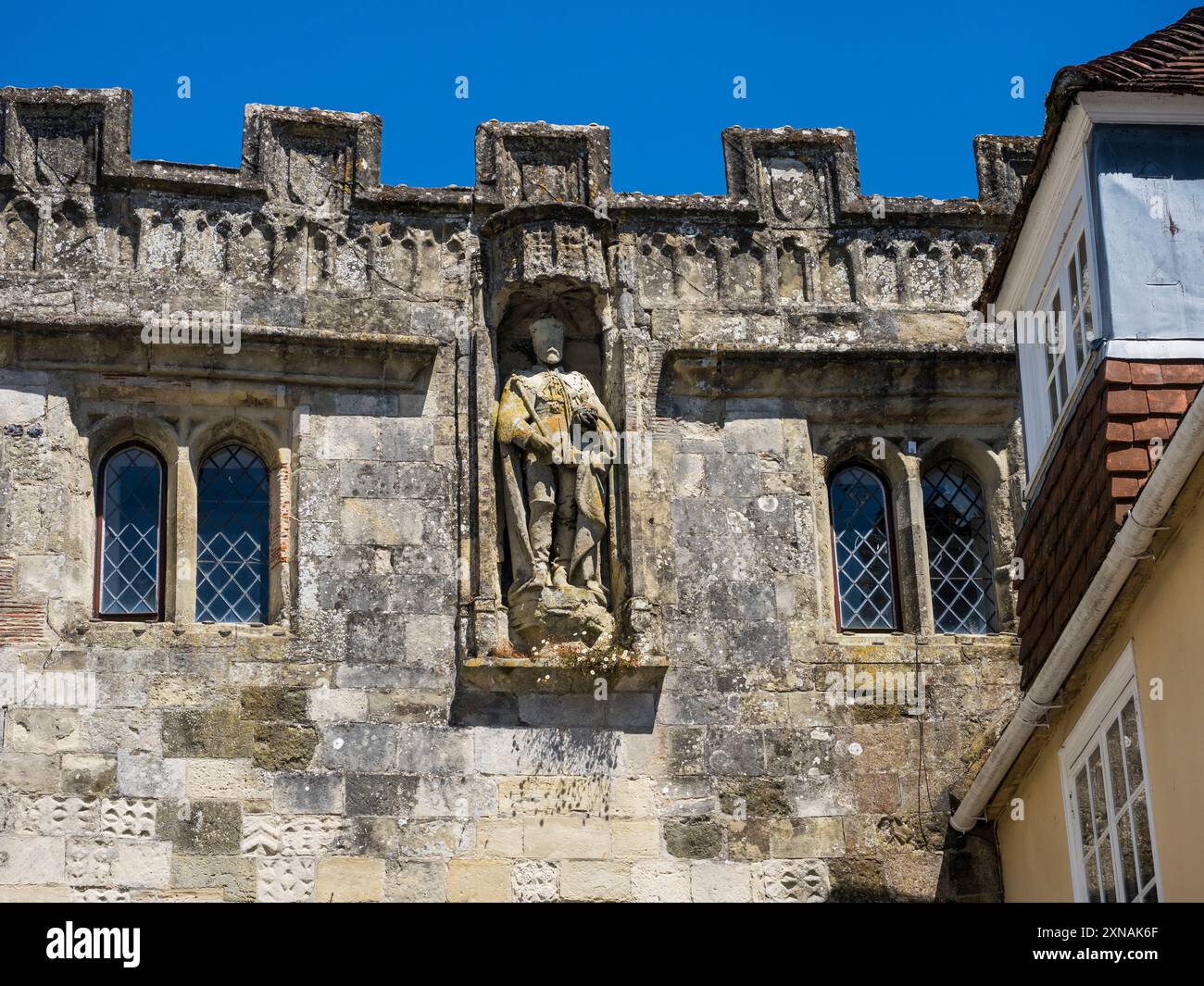 statue of Edward VII, High Street Gate, Salisbury Cathedral Close ...