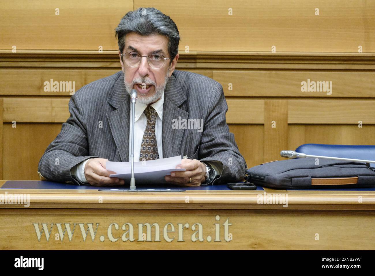 Movimento di universitari hi-res stock photography and images - Alamy