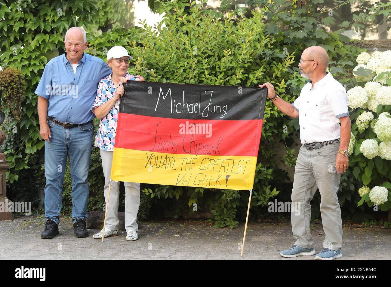 Jochen Jung und Fans Willkommensparty in Horb Altheim bei der Heimkehr ...