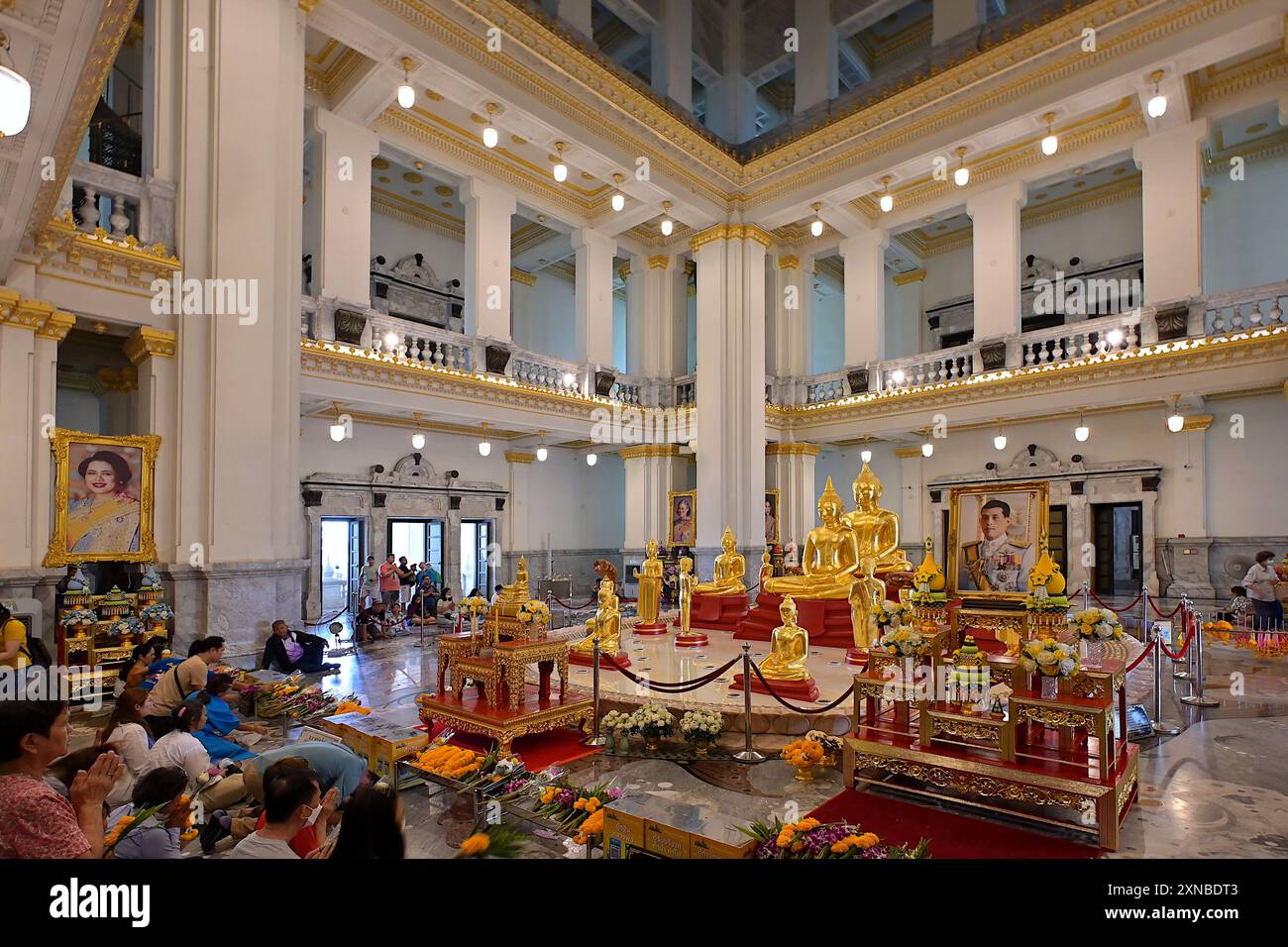 Steady patron hi-res stock photography and images - Alamy