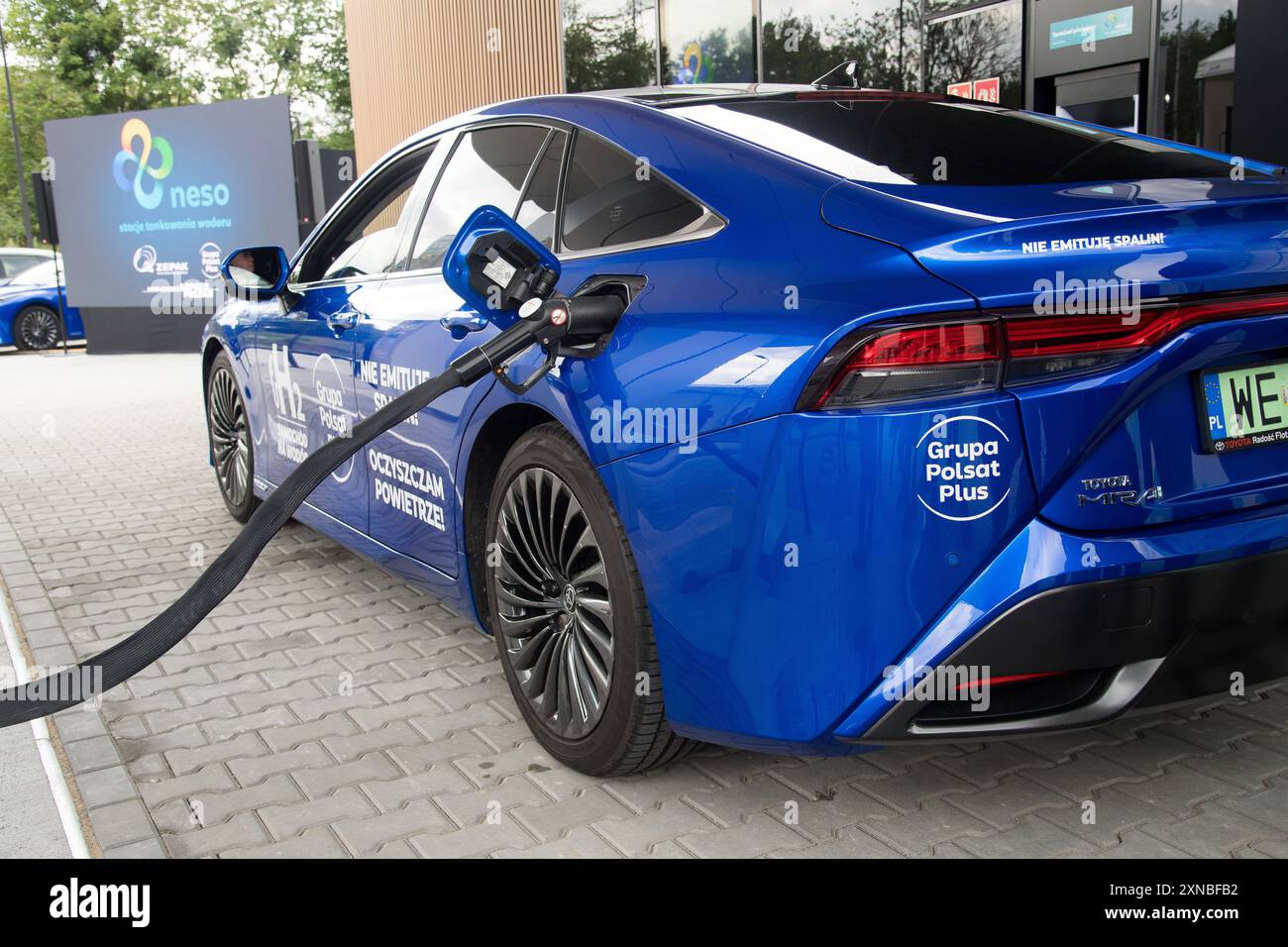 Toyota mirai at hydrogen station hi-res stock photography and images ...