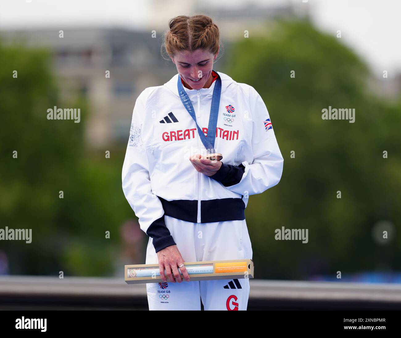Great Britain's Beth Potter with her bronze medal following the Women's ...