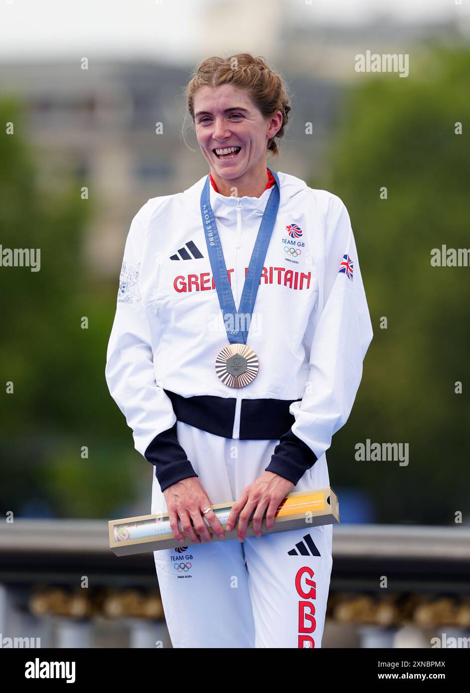 Great Britain's Beth Potter with her bronze medal following the Women's ...