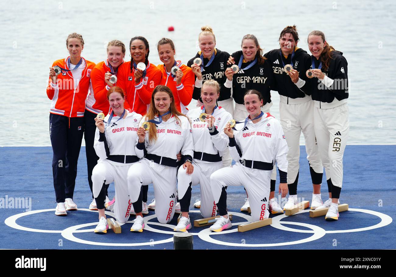 Gold medalists Lauren Henry, Hannah Scott, Lola Anderson and Georgina ...