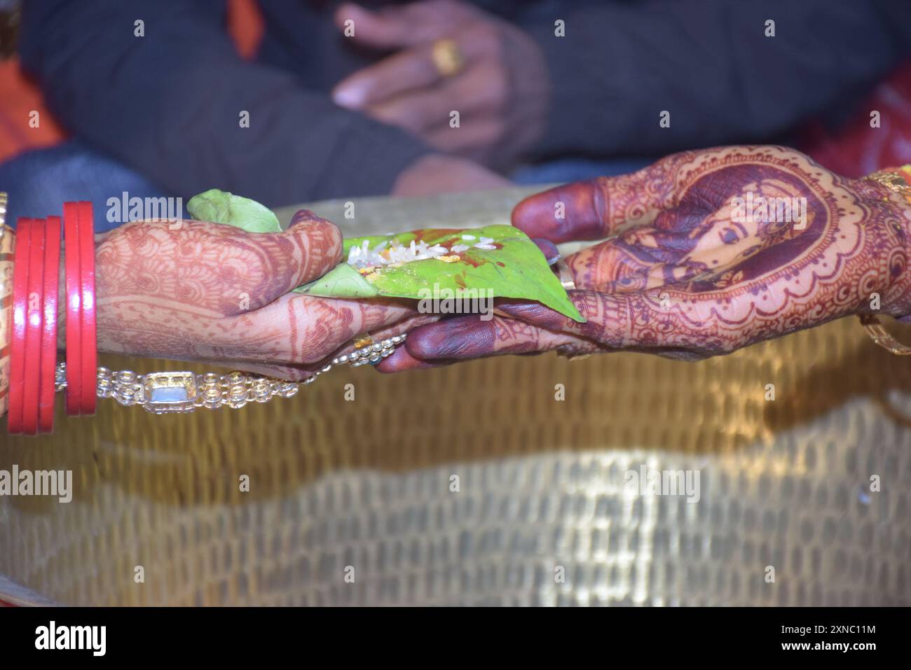 Indian marriage couple hands hi-res stock photography and images - Alamy
