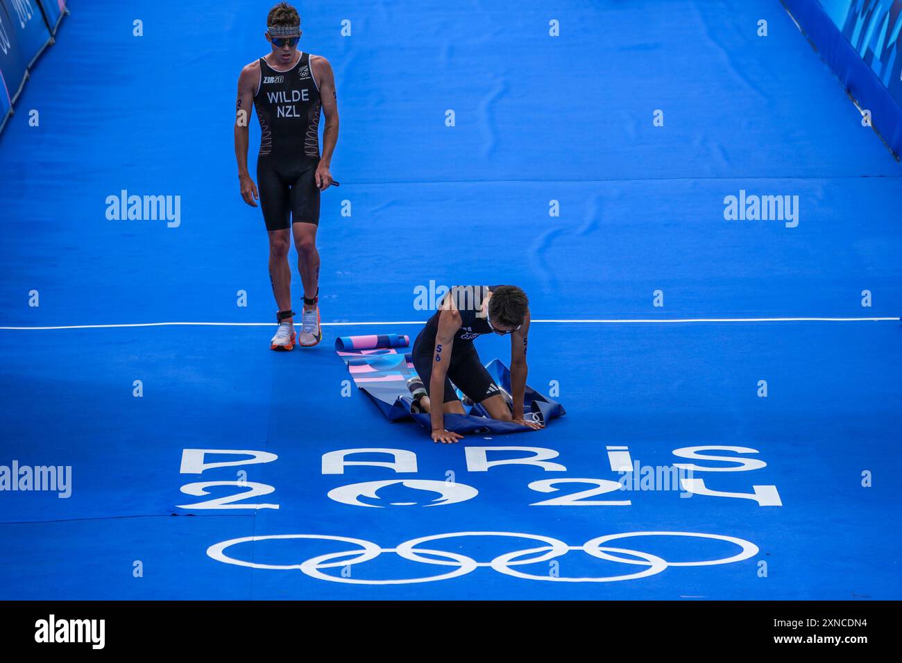 Paris, France. 31st July, 2024. Great Britain's Alex Yee collapses ...