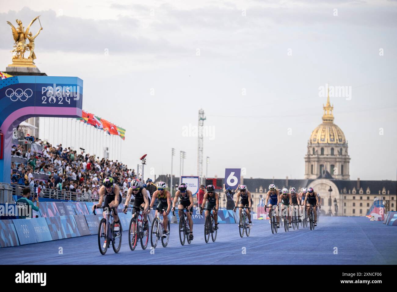 Paris, France. 31st July, 2024. General view of the olympic triathlon ...