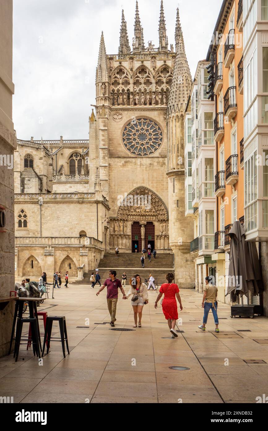 People and tourists outside the Cathedral of Saint Mary the virgin in ...