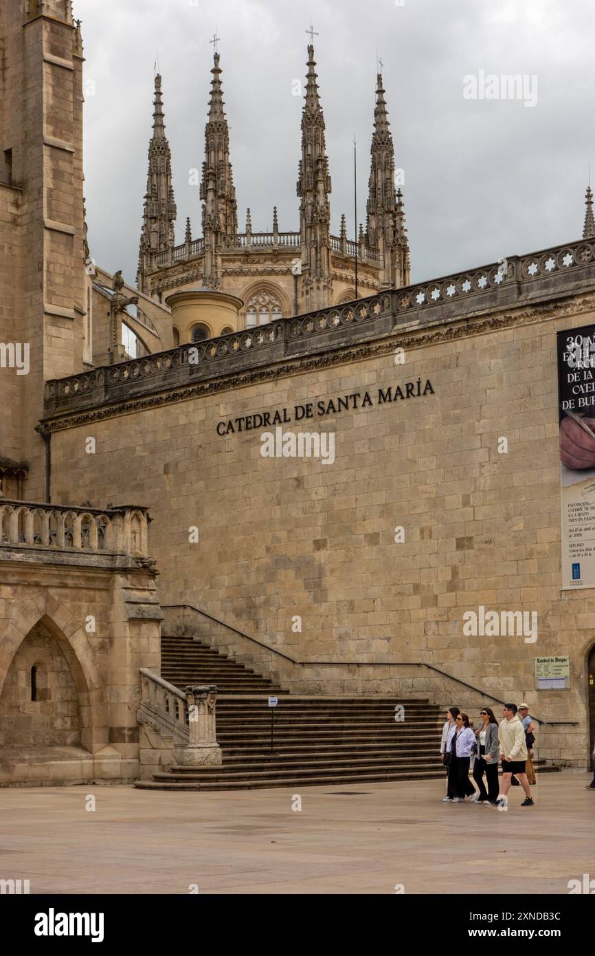 People and tourists outside the Cathedral of Saint Mary the virgin in ...
