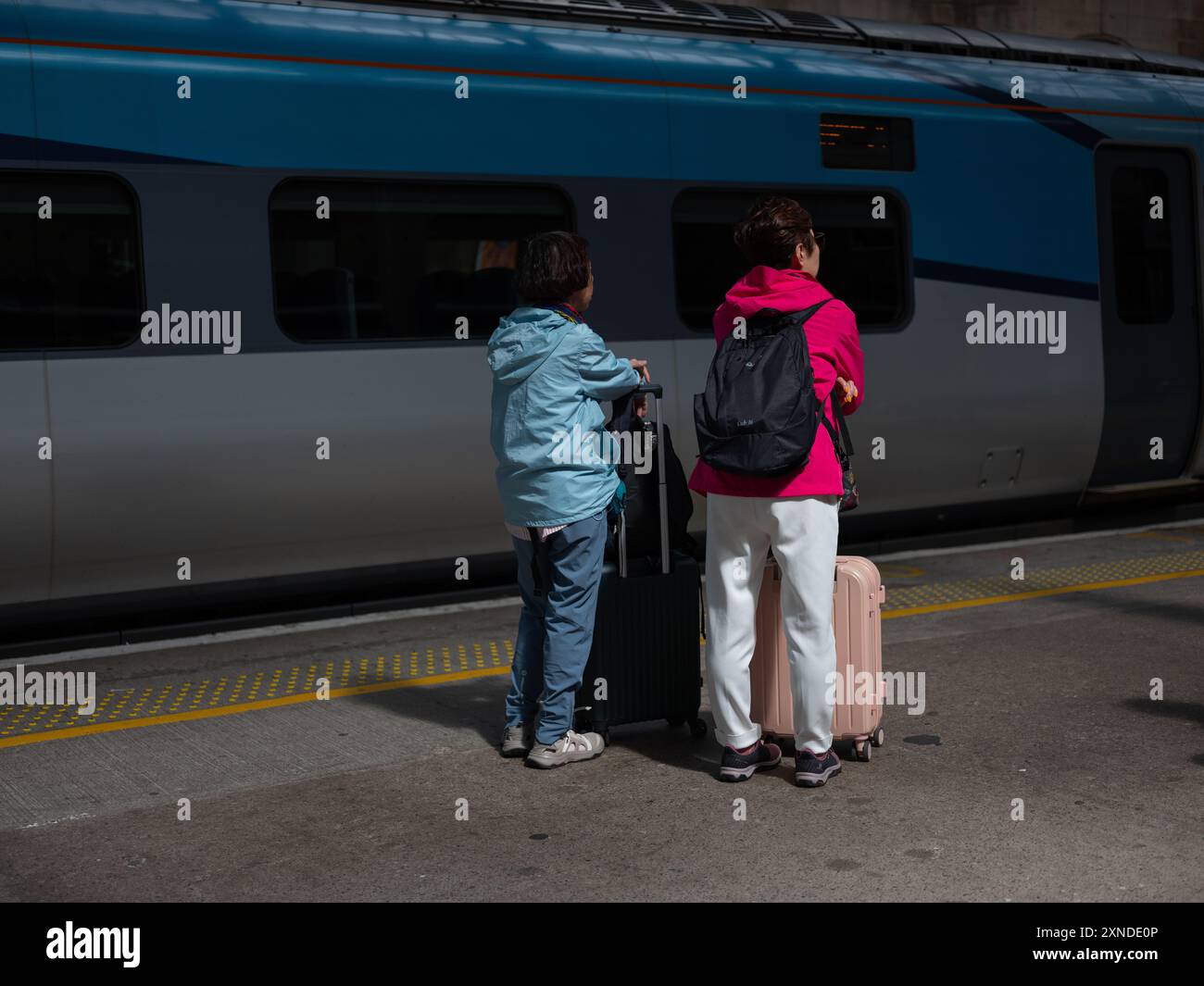 The platform in Newcastle Central Station in Newcastle Upon Tyne ...