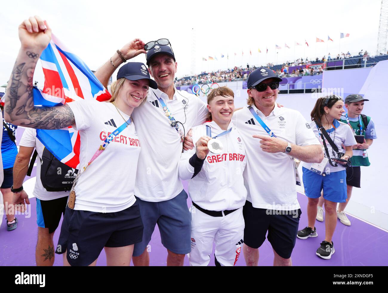 Great Britain's Kieran Reilly with his silver medal following the Men's ...