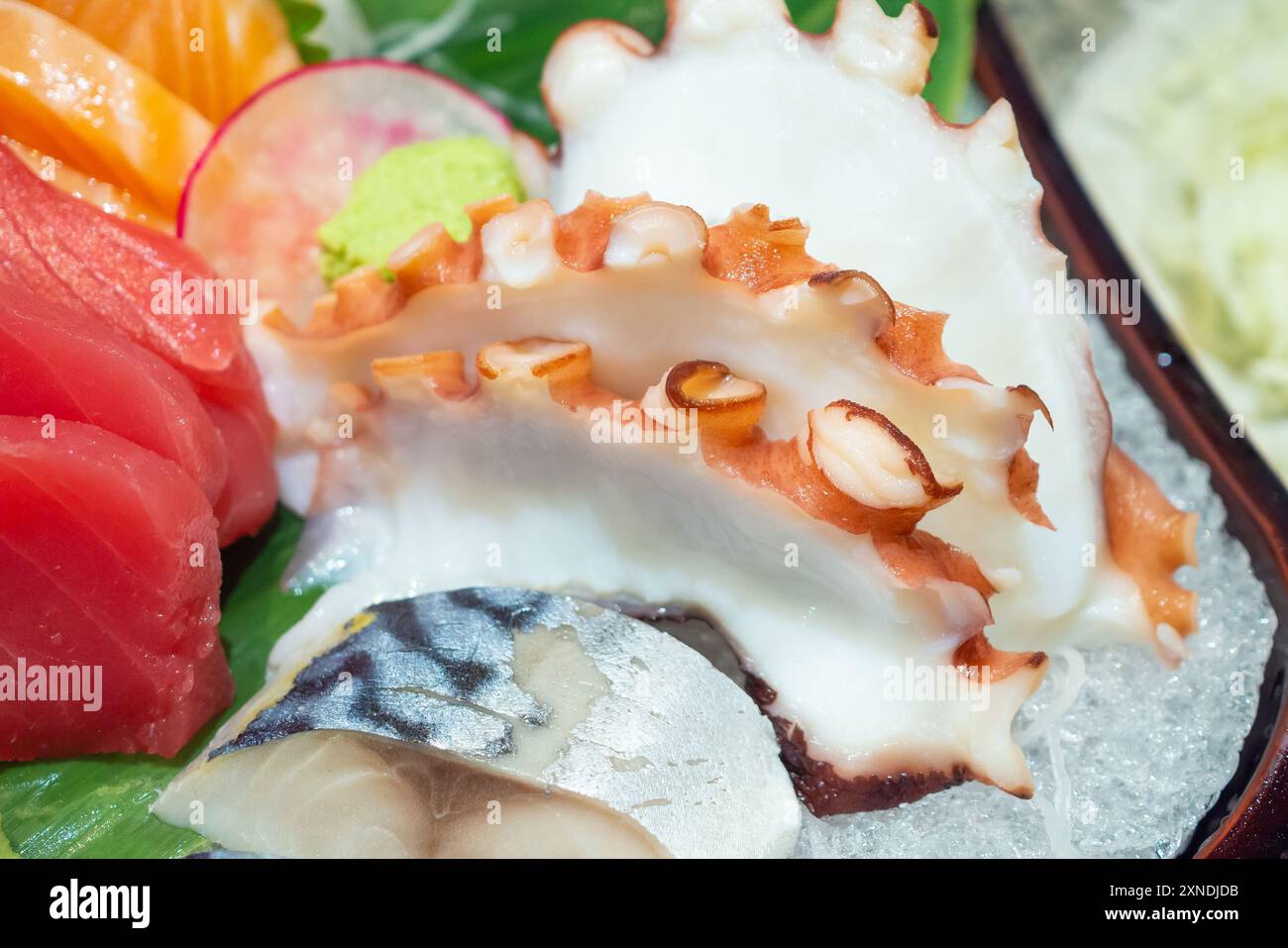 sashimi mix set include salmon, tuna, saba, tai, tako and hokkigai ...