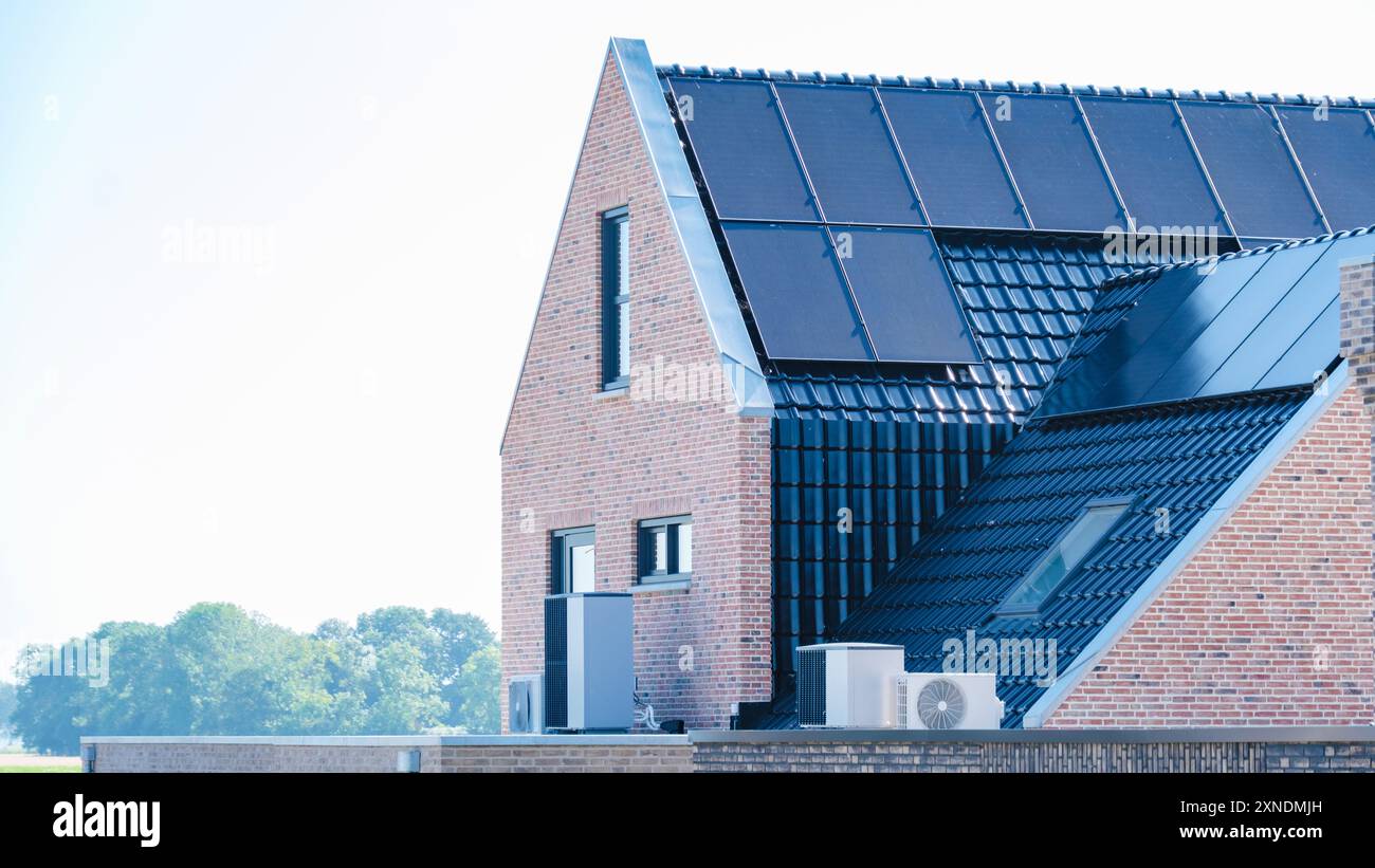 Exterior modern passive house hi-res stock photography and images - Alamy