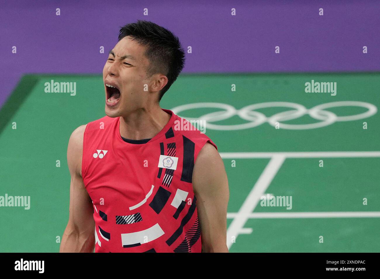 Taiwan's Chou Tien Chen celebrates after defeating Hong Kong's Lee ...