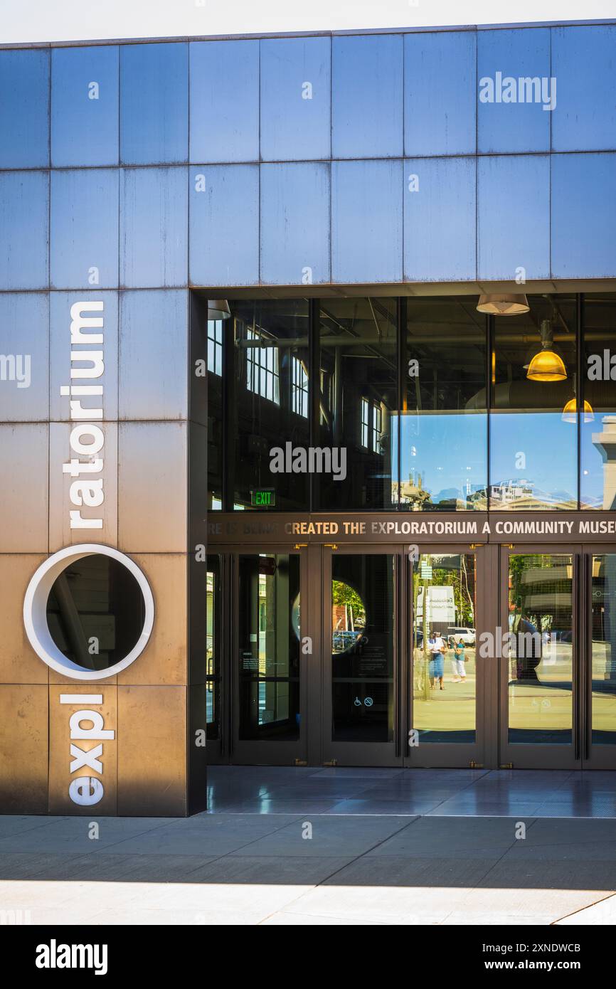 The Exploratorium Museum, San Francisco, California USA Stock Photo - Alamy