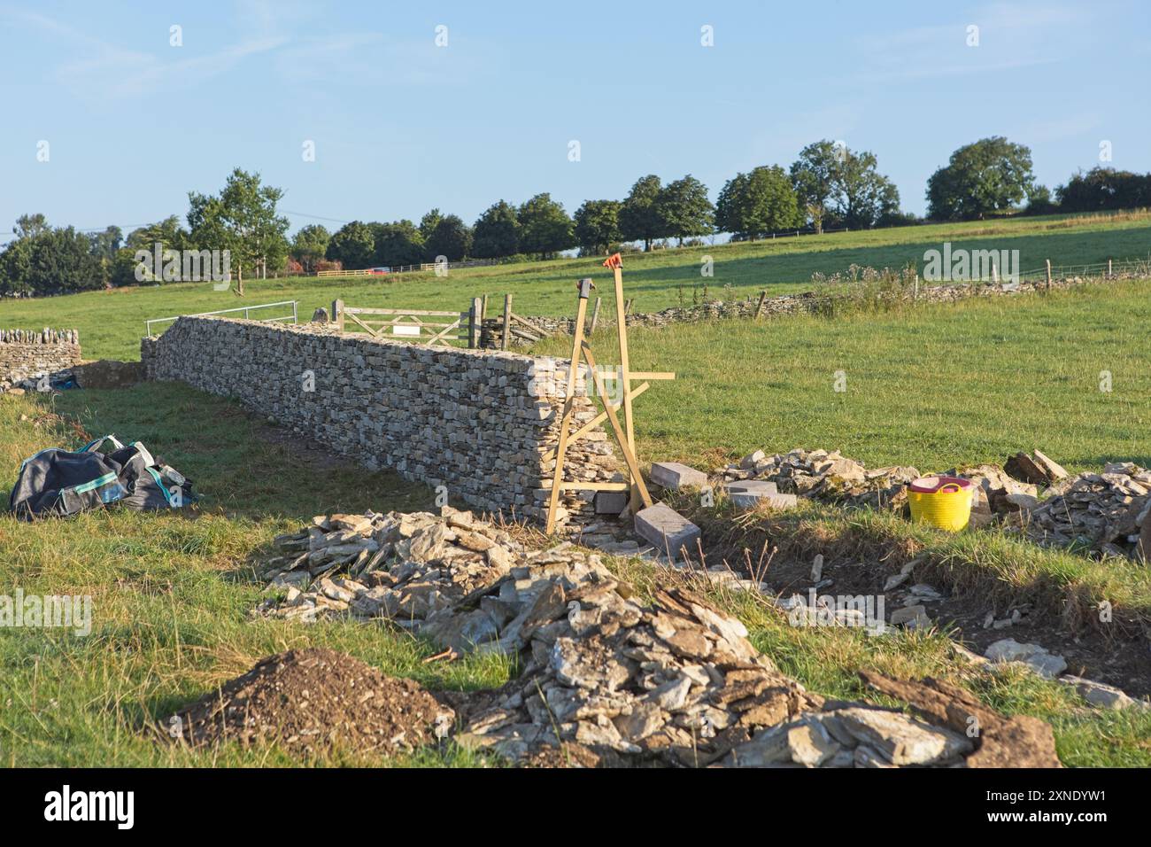 Wall under construction hi-res stock photography and images - Alamy