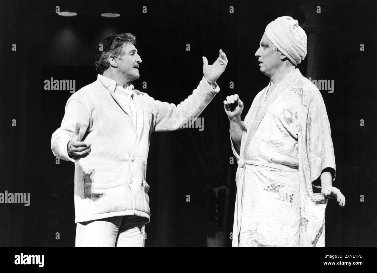 l-r: Denis Quilley (Georges), George Hearn (Albin) in LA CAGE AUX ...