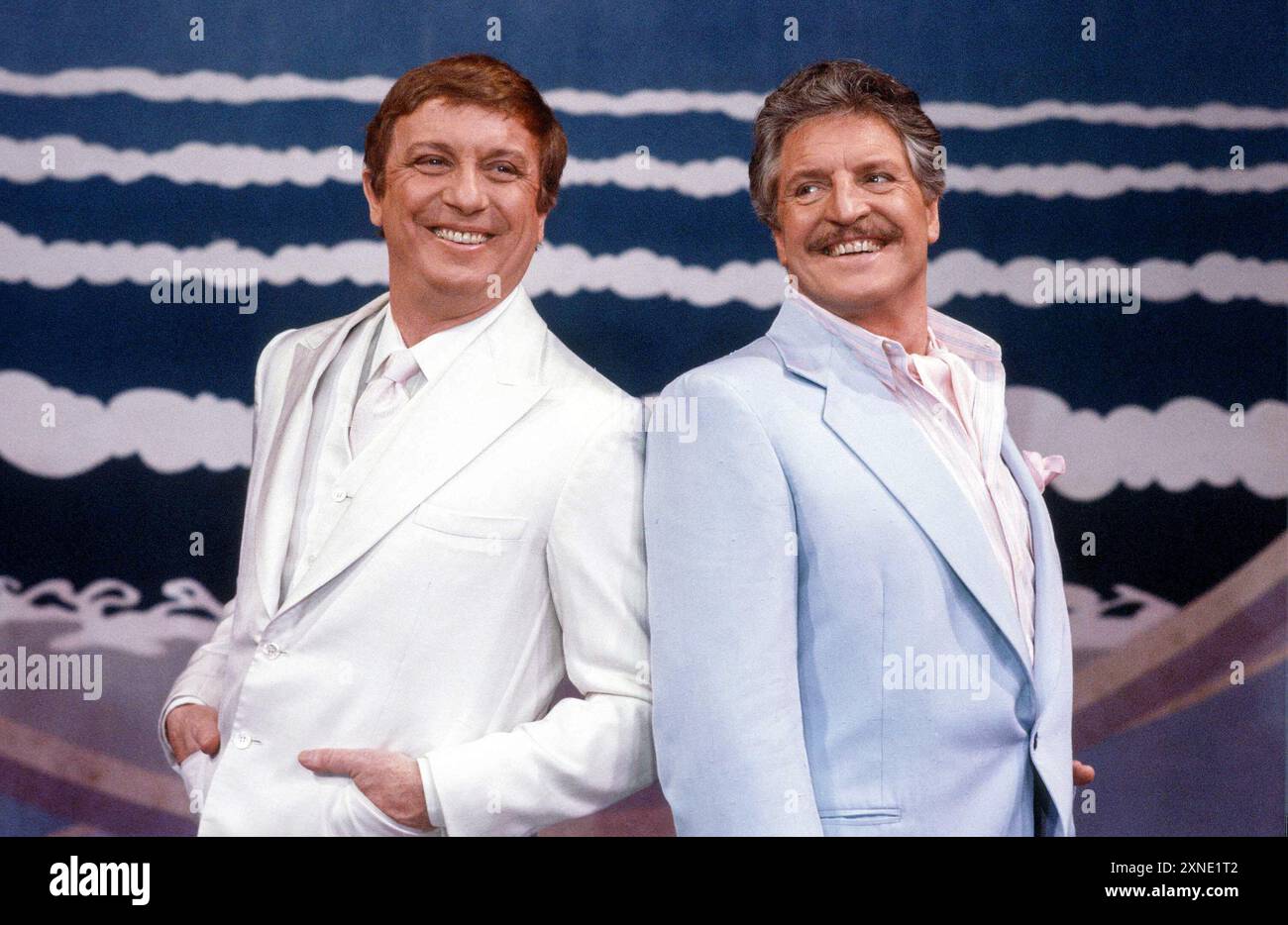 Arthur laurents la cage hi-res stock photography and images - Alamy