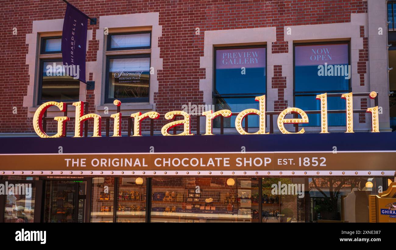 Ghirardelli chocolate shop san hi-res stock photography and images - Alamy