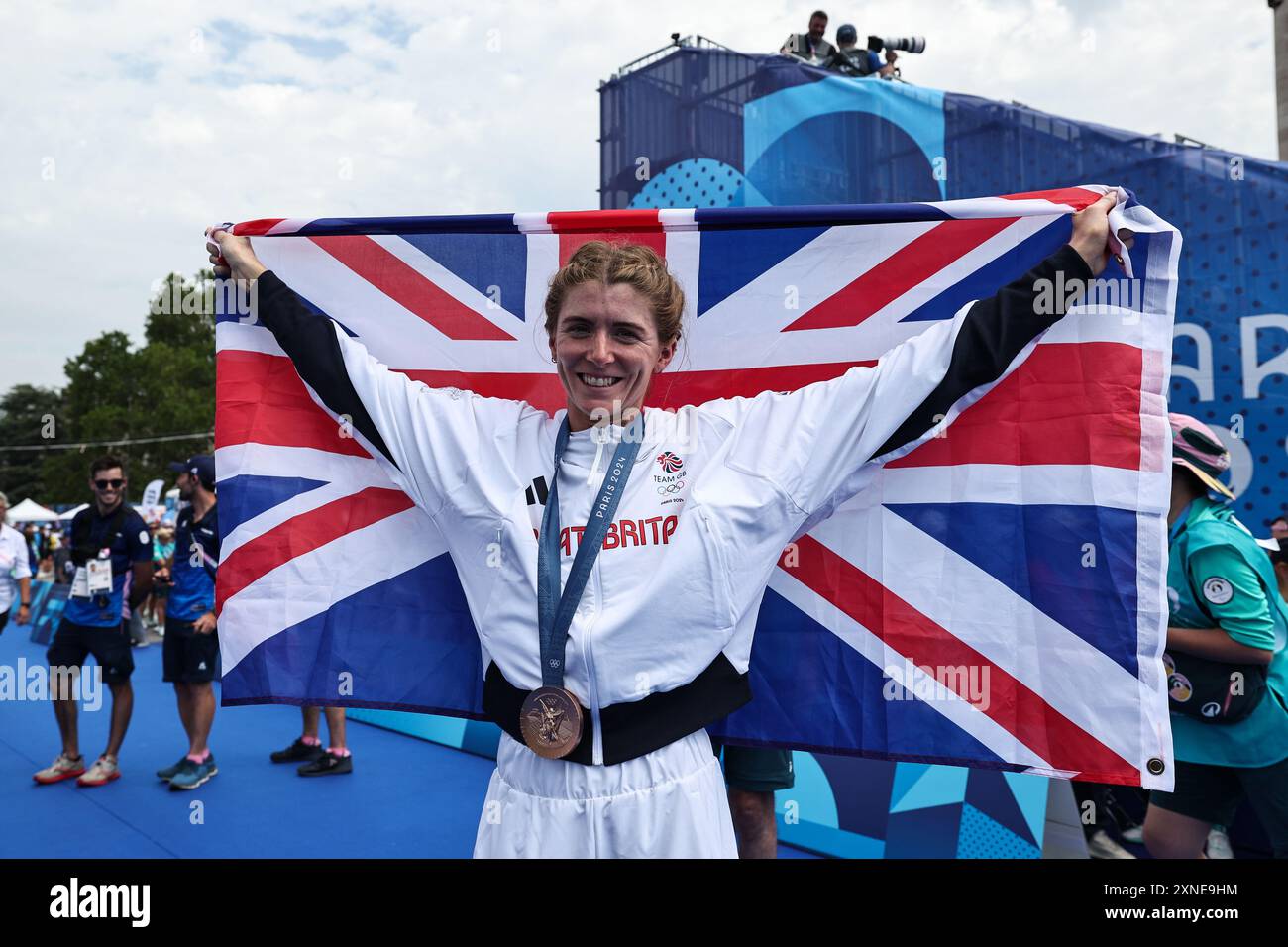 PARIS, FRANCE. 31st July, 2024. Bronze medalist Beth Potter of Team ...