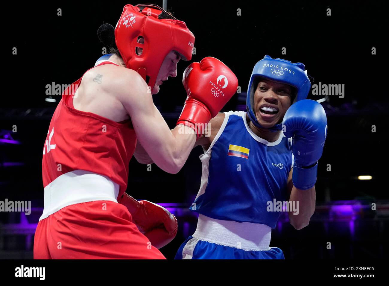 Ireland's Kellie Harrington, left, fights Colombia's Angie Valdes in ...