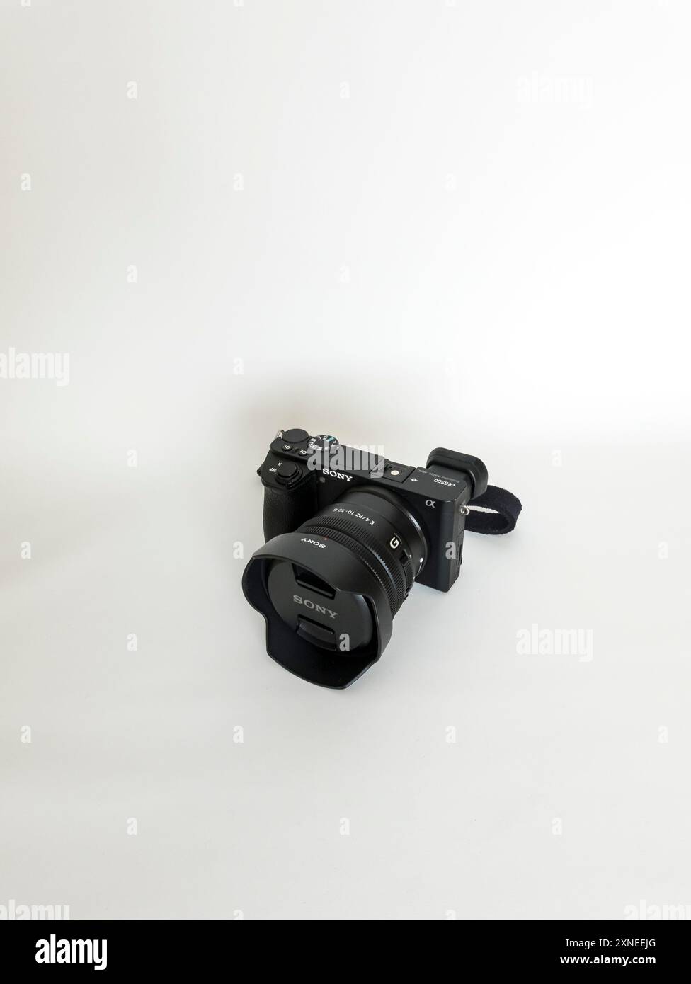 SONY A6500 camera with 10-20mm zoom lens Stock Photo - Alamy
