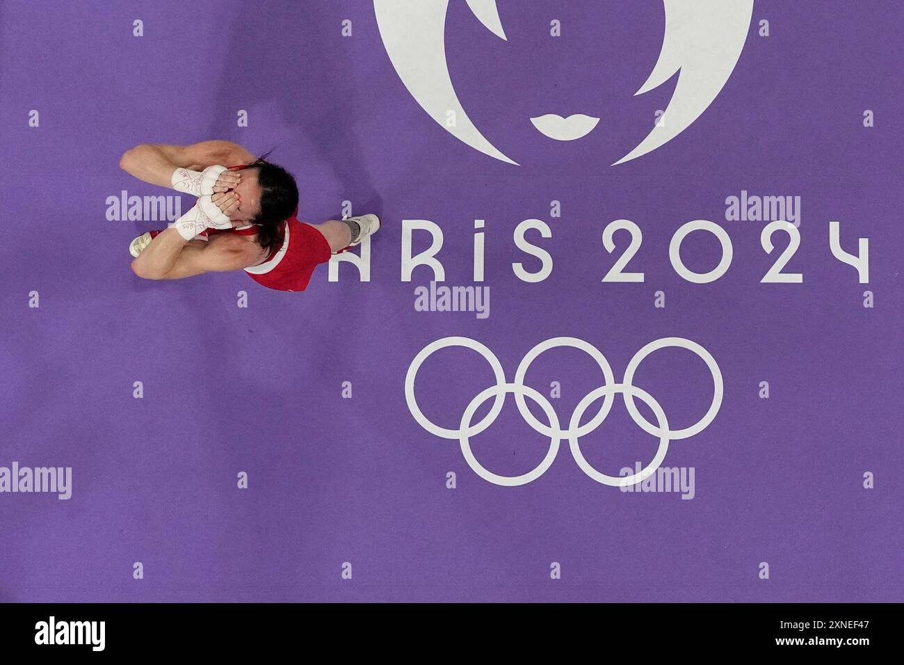 Ireland's Kellie Harrington celebrates after defeating Colombia's Angie ...