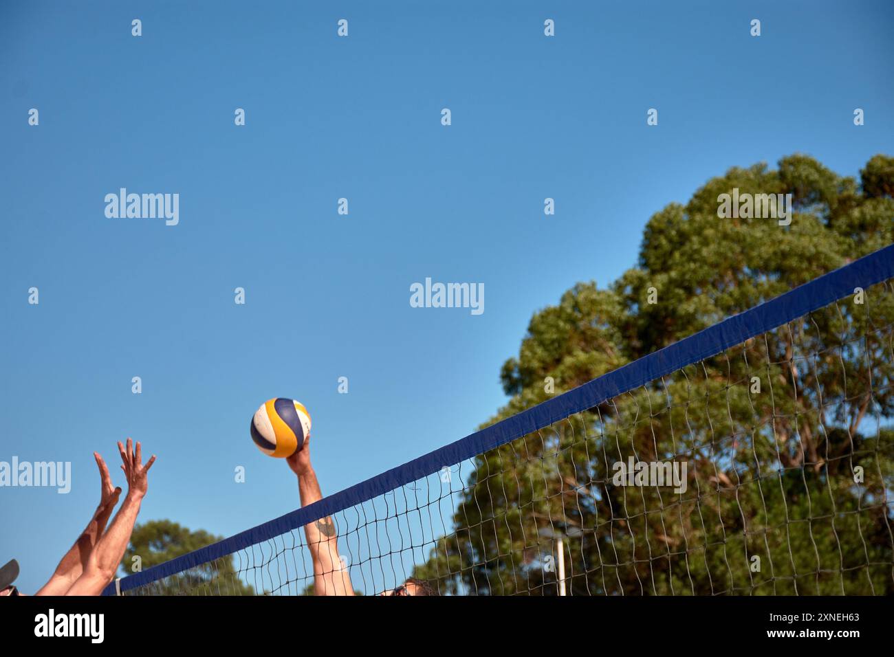Volleyball players in action hi-res stock photography and images - Alamy