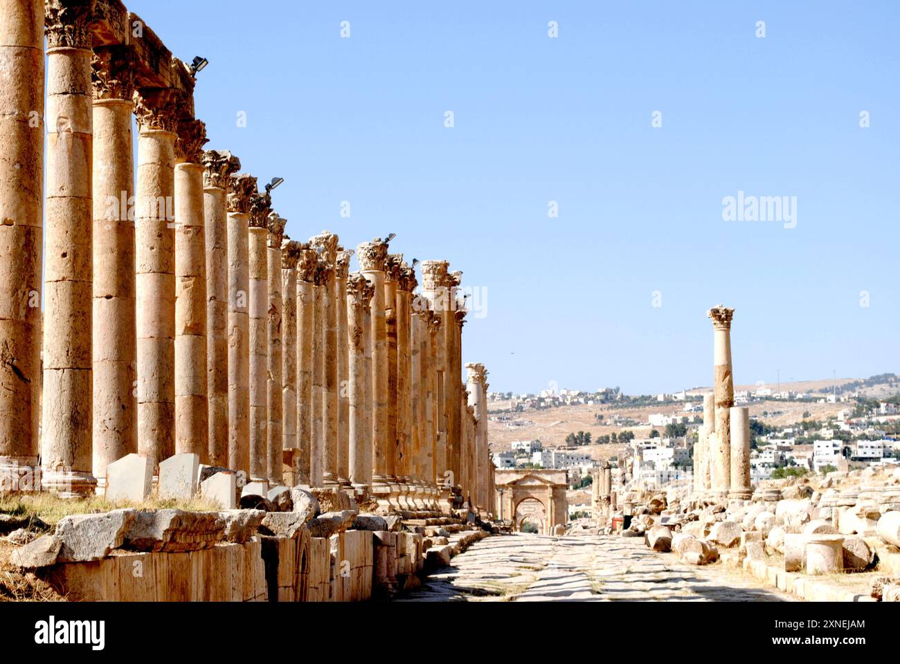 Antique columns stone ruins hi-res stock photography and images - Alamy