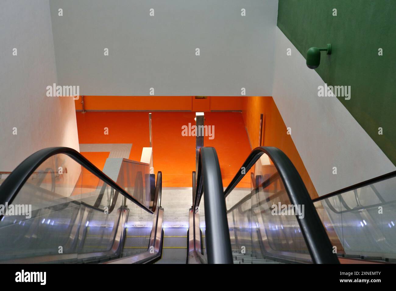 Installazione di scale hi-res stock photography and images - Alamy