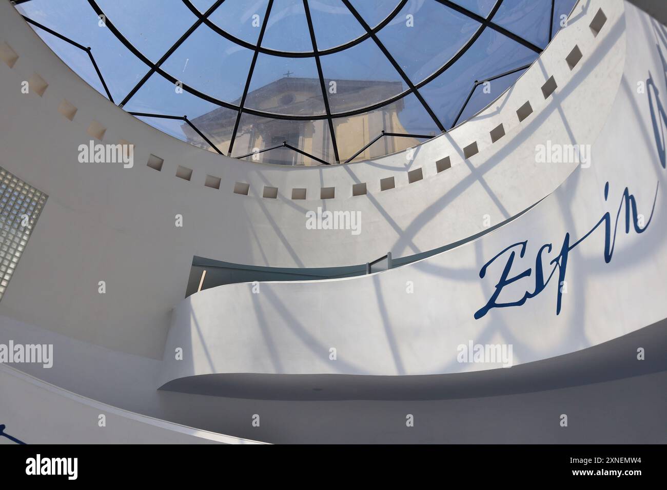 Installazione lucernario hi-res stock photography and images - Alamy