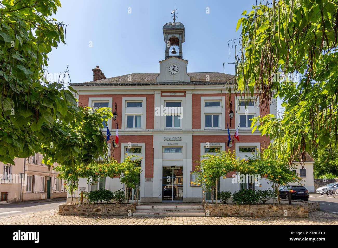 Yon symbol hi-res stock photography and images - Alamy