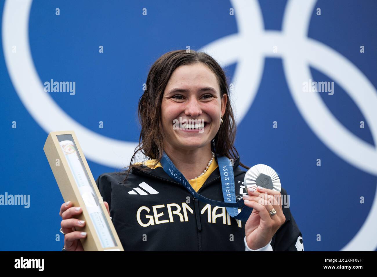 LILIK Elena (Deutschland) jubelt ueber Platz 2 und die Silber Medaille ...