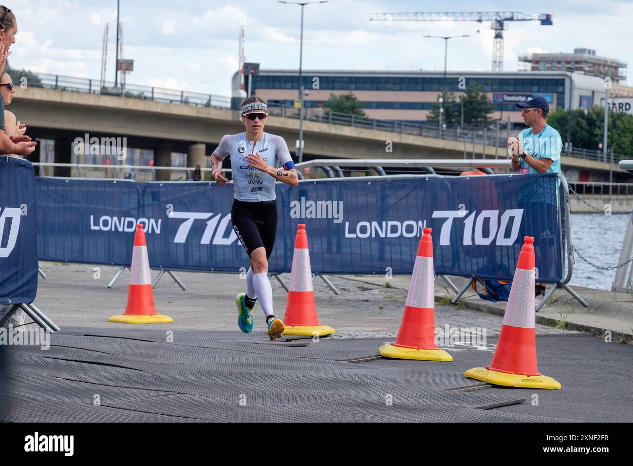 London t100 triathlon hi-res stock photography and images - Alamy